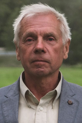 Mihkel Tiks - Eesti Lavastuste Andmebaas